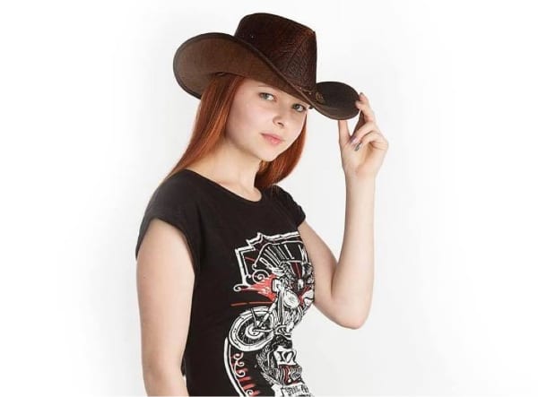 Caitlin Mae – UKCountryRadio.com