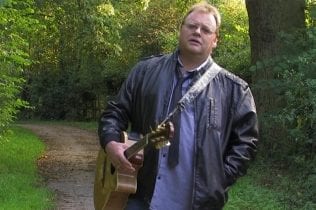 Clive Rose - UKCountryRadio.com