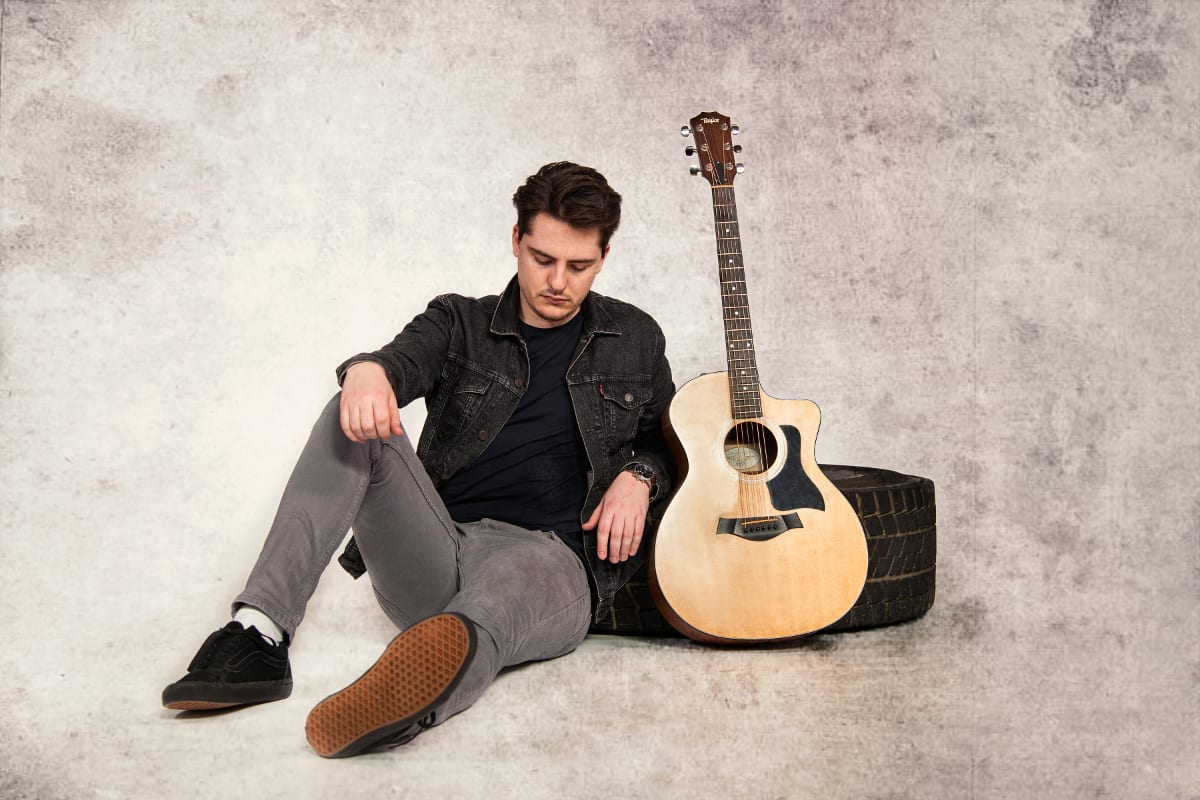 Mitchell Kersley - UKCountryRadio.com