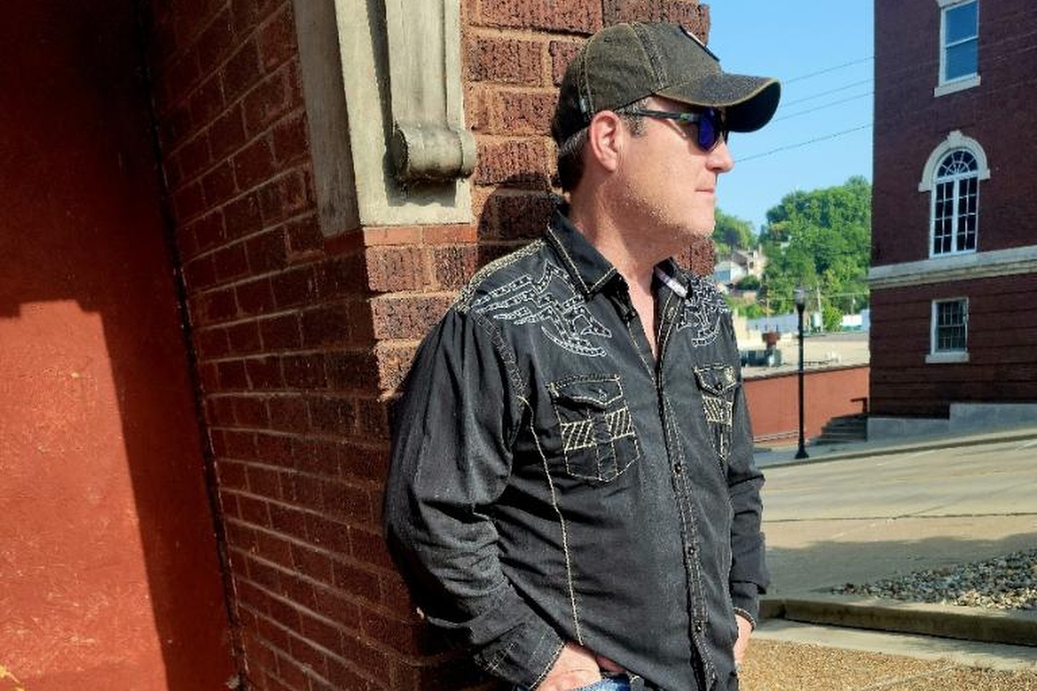 Tracy Inman - UKCountryRadio.com